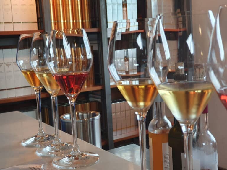 How To Drink Ice Wine: All You Need To Know | DineWithDrinks