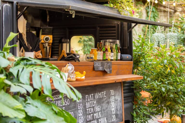 What Is a Pop-Up Bar? (& Why Are They Trending) | DineWithDrinks