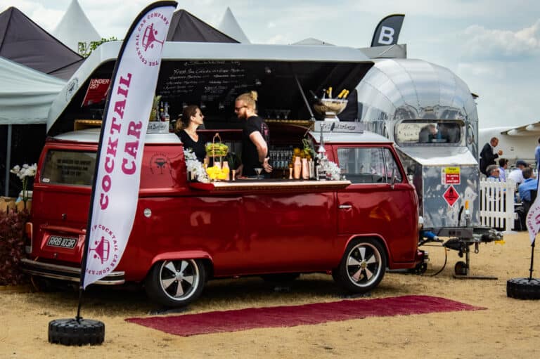 What Is a Pop-Up Bar? (& Why Are They Trending) | DineWithDrinks