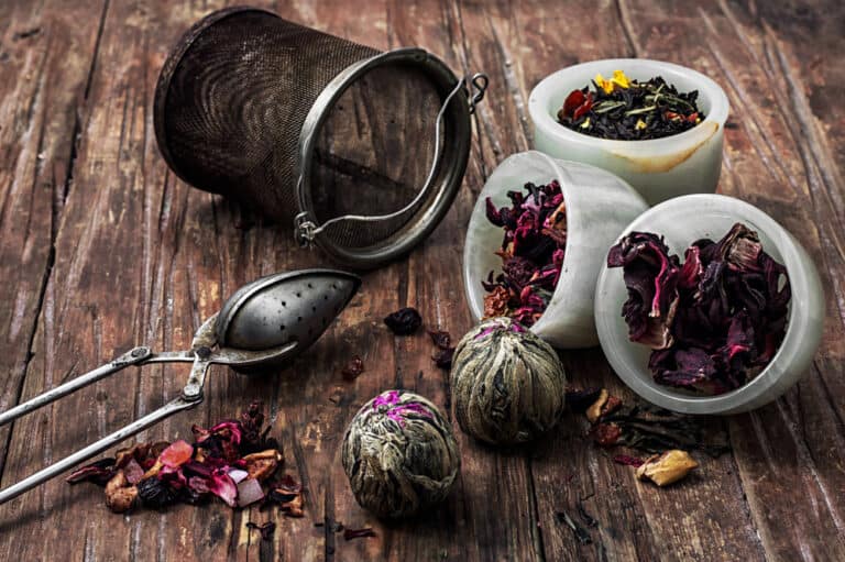How To Drink Loose Leaf Tea (All Methods Listed) | DineWithDrinks
