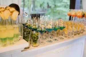 How To Set Up a Bar for a Party (The Ultimate Guide) | DineWithDrinks