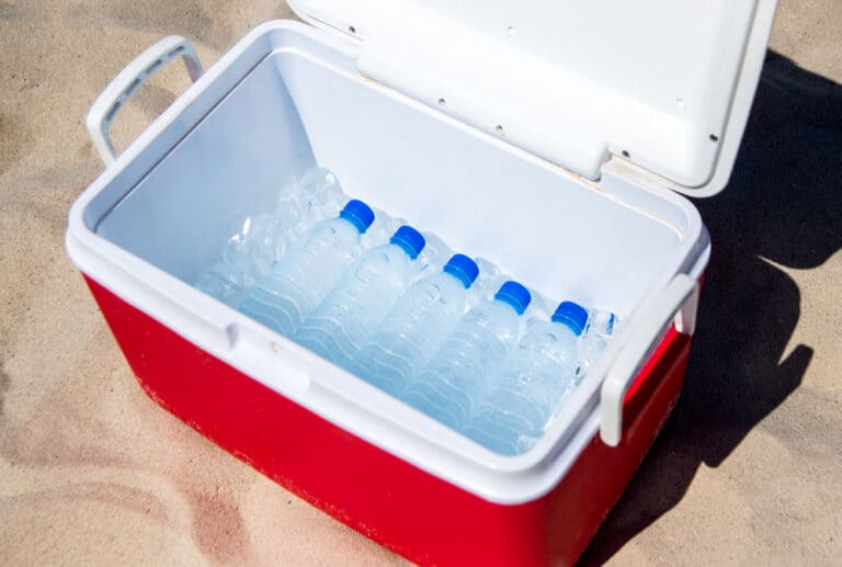 How To Pack a Cooler With Drinks (The Most Efficient Way) | DineWithDrinks