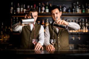How To Become a Bartender in Arizona (The Ultimate Guide) | DineWithDrinks