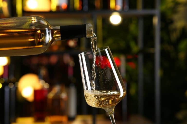 How To Drink Chardonnay (Essential Guide to Chardonnay) | DineWithDrinks