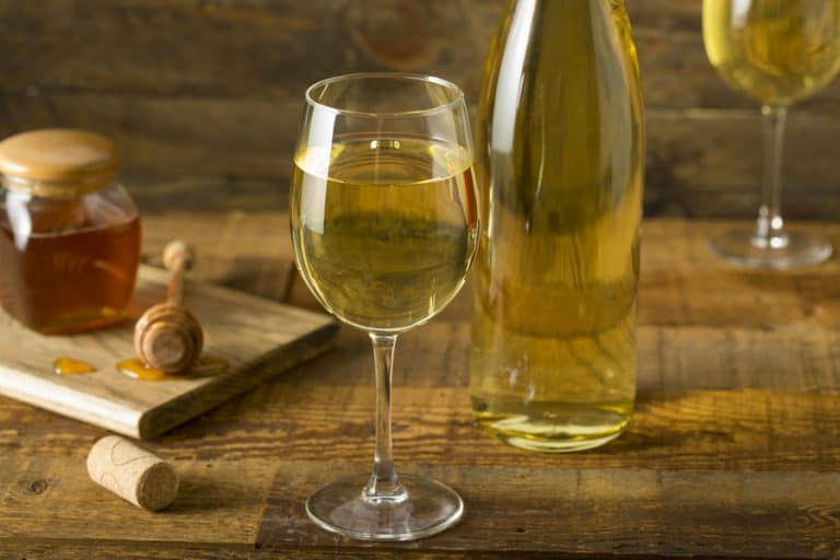 How To Drink Mead the Right Way (Ultimate Guide) | DineWithDrinks