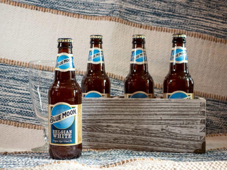 How To Drink Blue Moon (All You Need To Know) | DineWithDrinks
