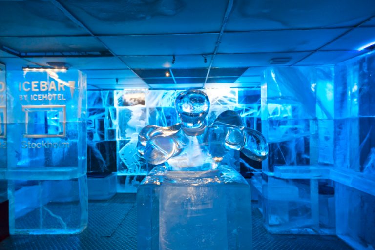 What Is an Ice Bar? (A Guide With Pictures) | DineWithDrinks