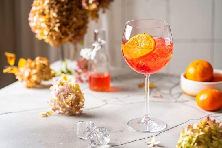 What Does an Aperol Spritz Taste Like? | DineWithDrinks