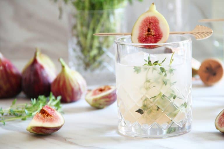 What Time Is Cocktail Hour? (& What It Means) | DineWithDrinks