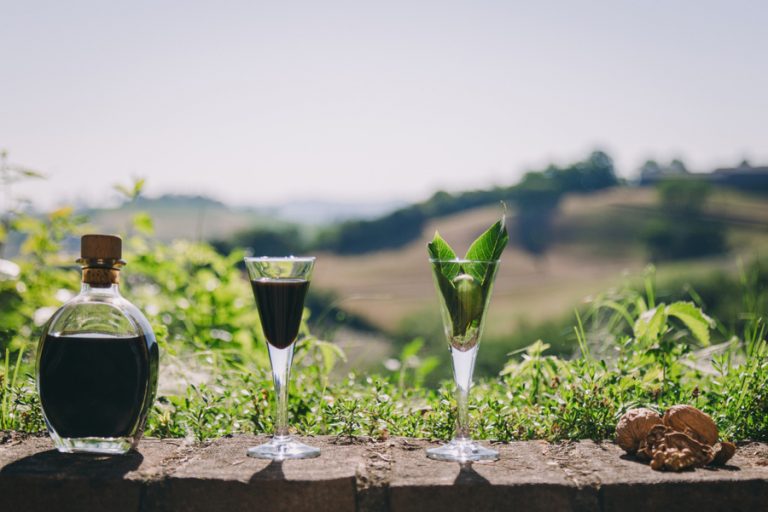 How To Drink Liqueur (The Ultimate Liqueur Guide) | DineWithDrinks