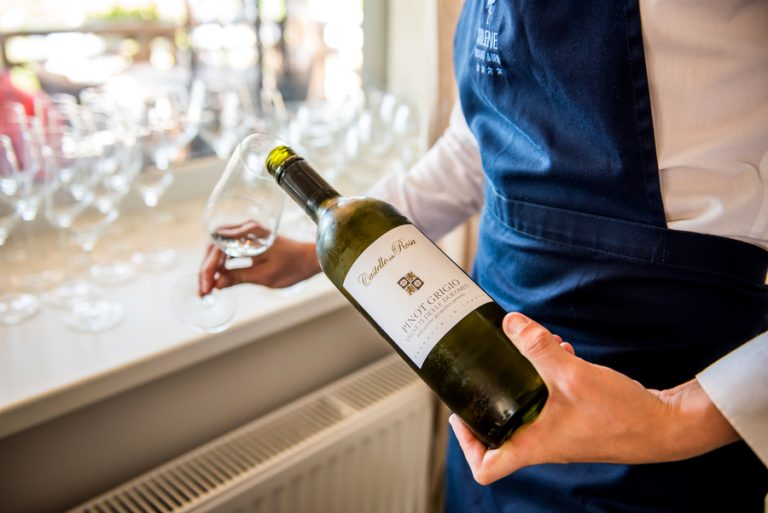 10 Drinks That Rich and Famous People Love To Have | DineWithDrinks