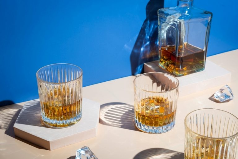 What Is a Smooth Whiskey? (& How To Identify One) | DineWithDrinks