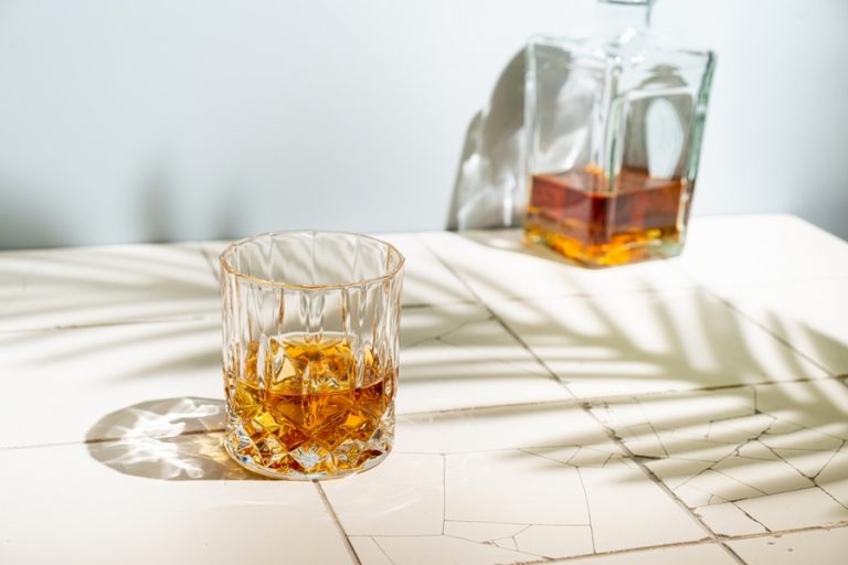 What Is a Smooth Whiskey? (& How To Identify One) | DineWithDrinks