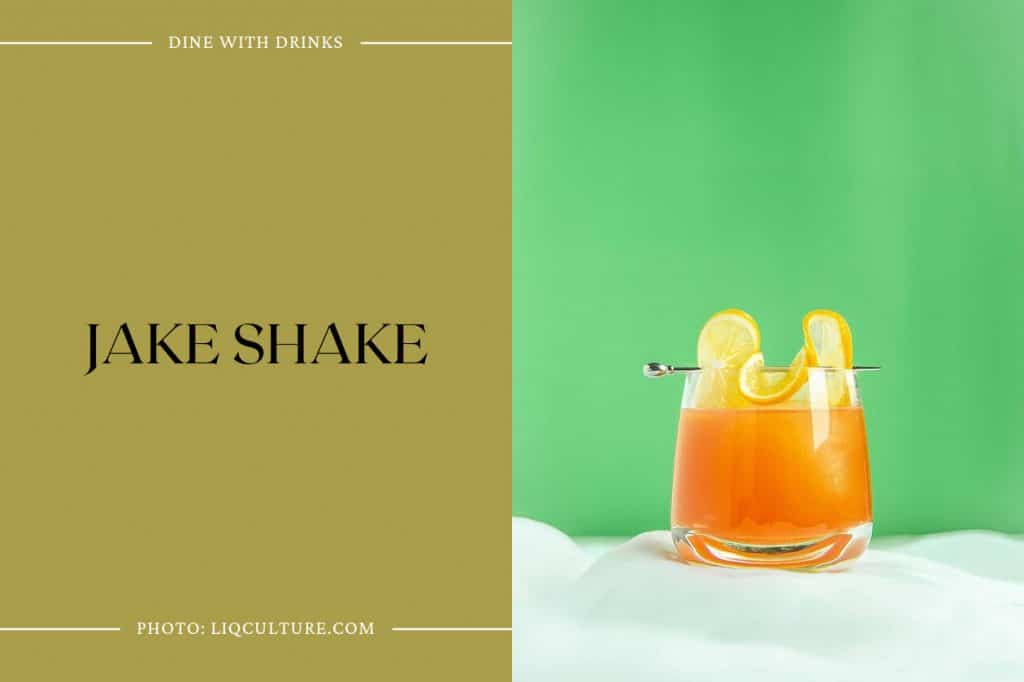 16 Gin Coupe Cocktails to Shake (or Stir) up Your Night! | DineWithDrinks
