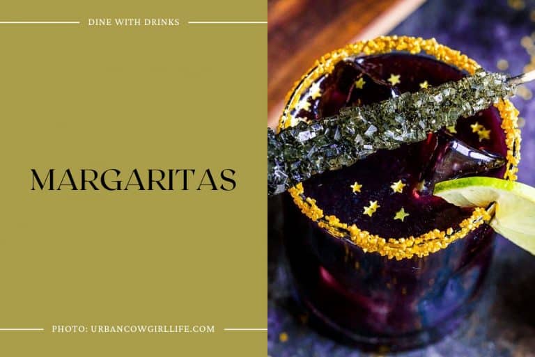 15 Texas Cocktails That'll Have You Yeehawing All Night Long ...