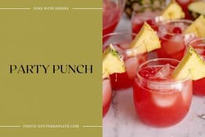 23 Christmas Punch Bowl Cocktails to Jingle Your Bells! | DineWithDrinks