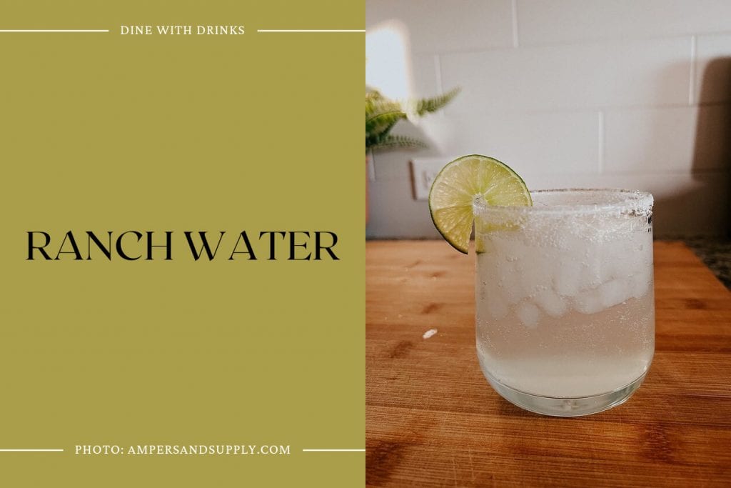 15 Texas Cocktails That'll Have You Yeehawing All Night Long ...