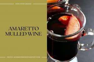 25 Amaretto Christmas Cocktails to Sip Under the Mistletoe | DineWithDrinks